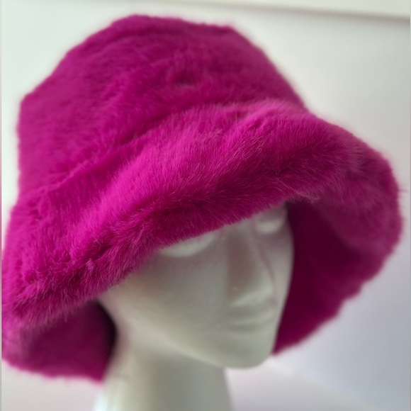 C&D | Accessories | Fuzzy Hot Pink Bucket Hat | Poshmark